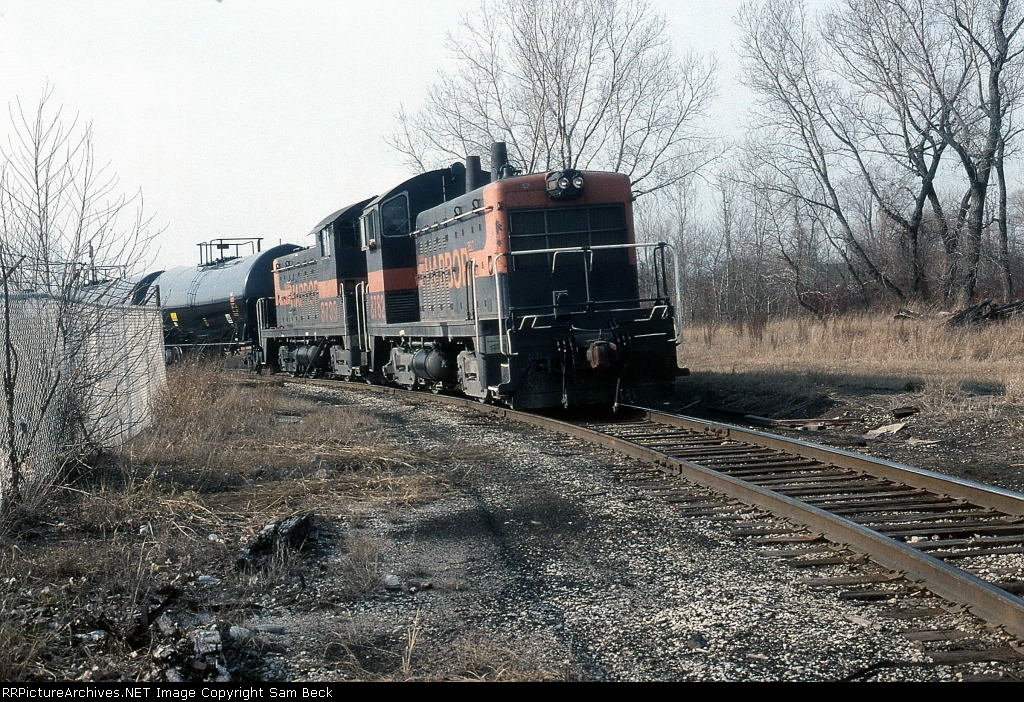 IHB 8782 and 8739 on the East Chicago Belt